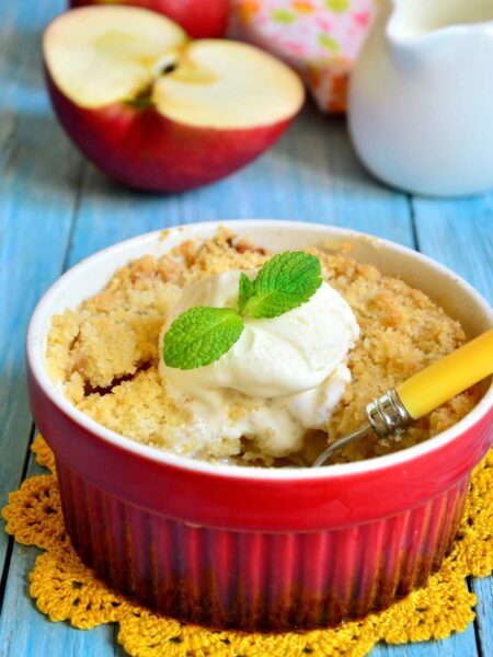 Mary Berry Apple And Pear Crumble | British Chefs Table
