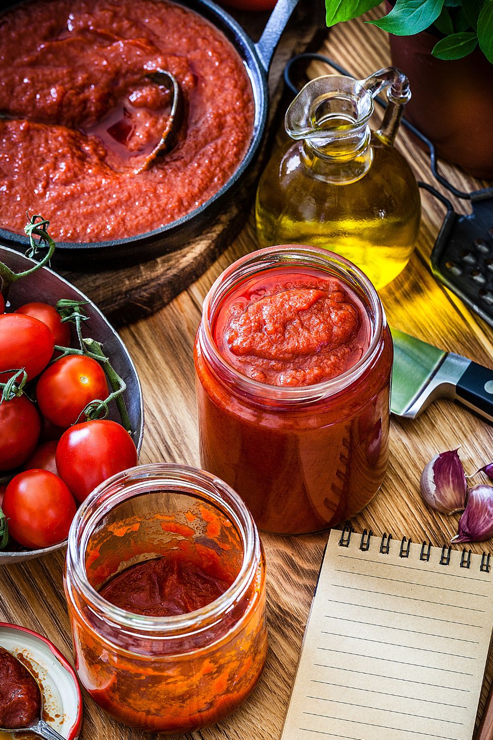 What Sauce To Serve With Gammon Joint UK (12 Best Sauce) | British ...