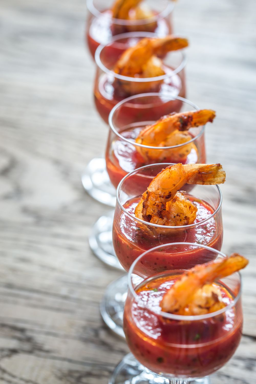 What To Serve With Prawn Cocktail Uk (15 Tasty Sides) | British Chefs Table